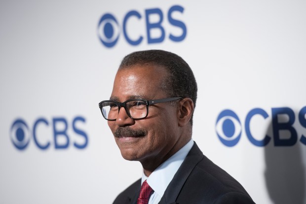 Bill Whitaker has officially announced his departure from CBS ...