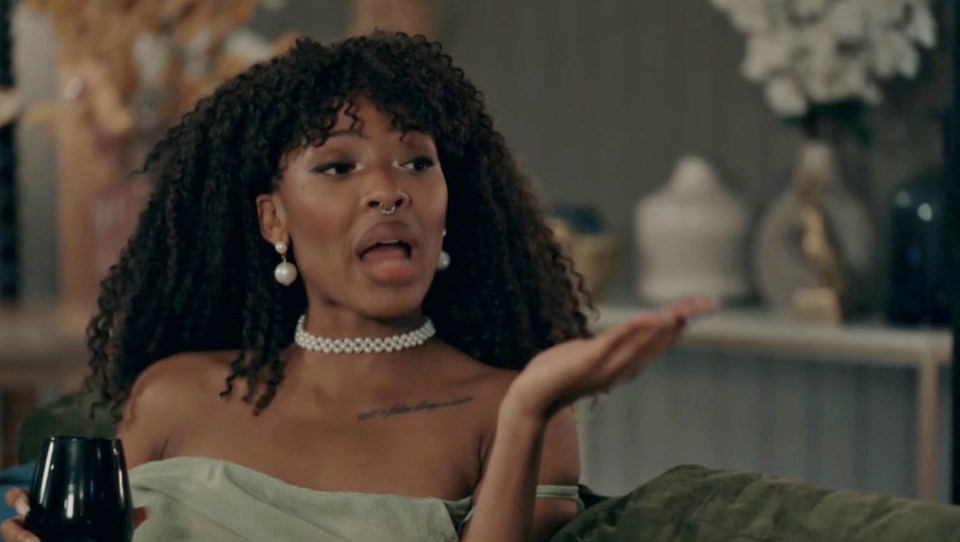 Julia-Ruth from MAFS teases the “immunity card” she’s holding — one ...