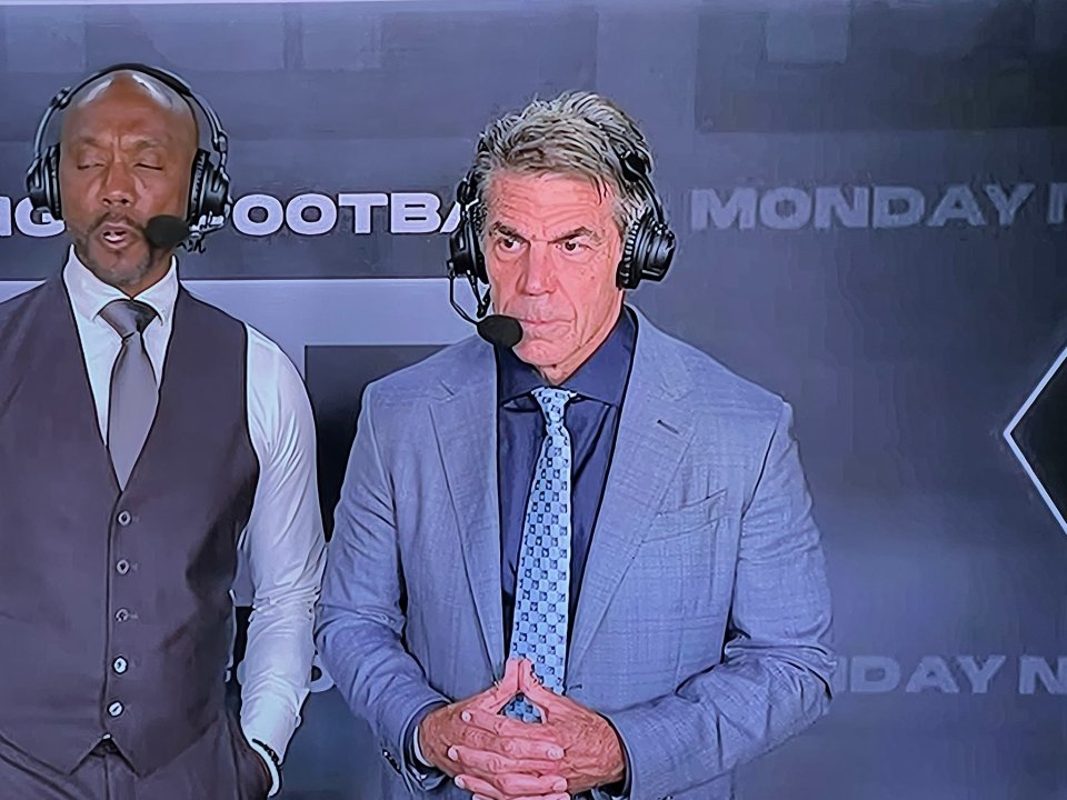 Chris Fowler of ESPN has left fans extremely worried after saying he ...