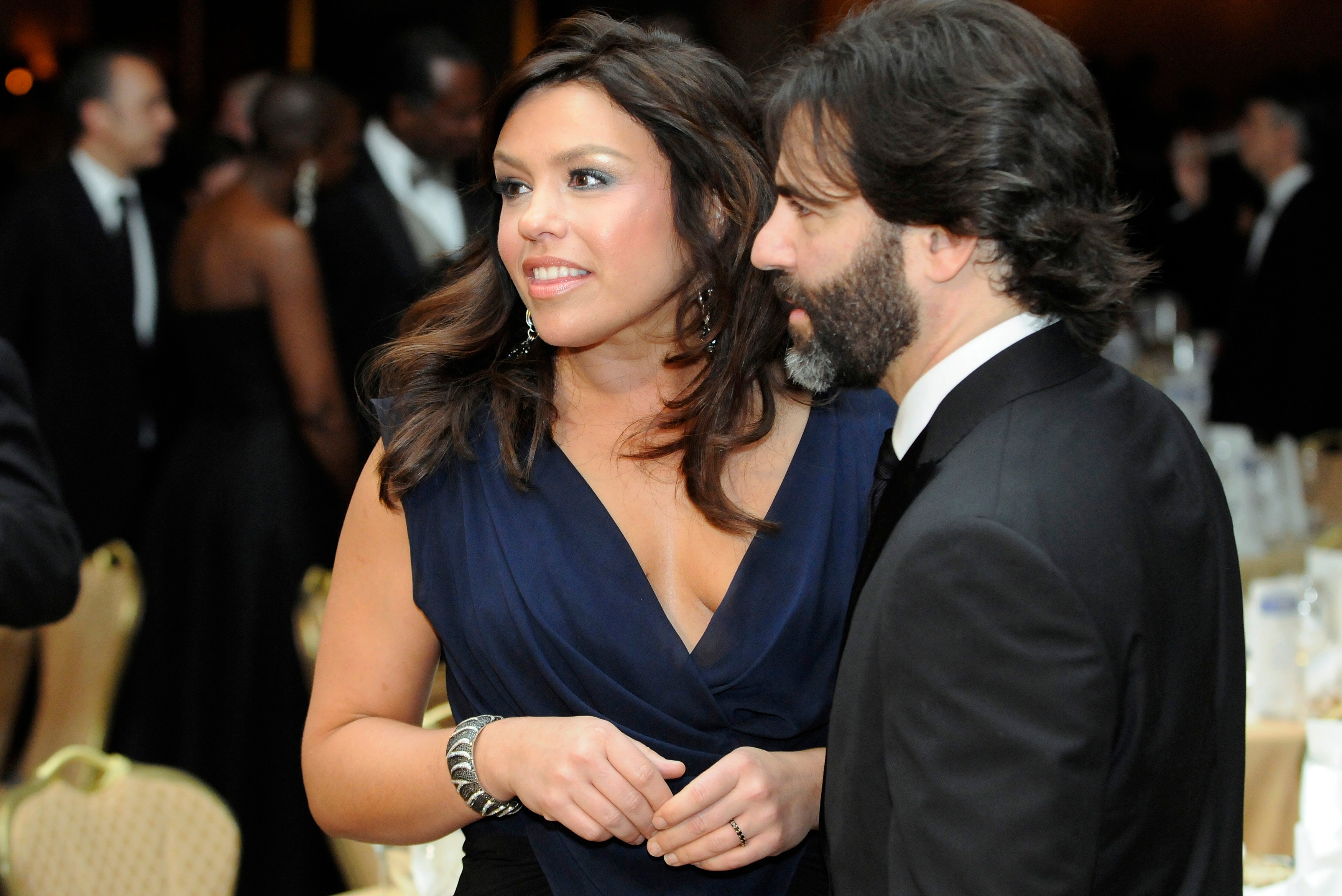 Rachael Ray breaks down in tears as she reveals the current chaos ...