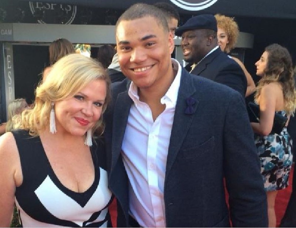HOT! ESPN’s Holly Rowe has finally gone public with her wedding photos ...