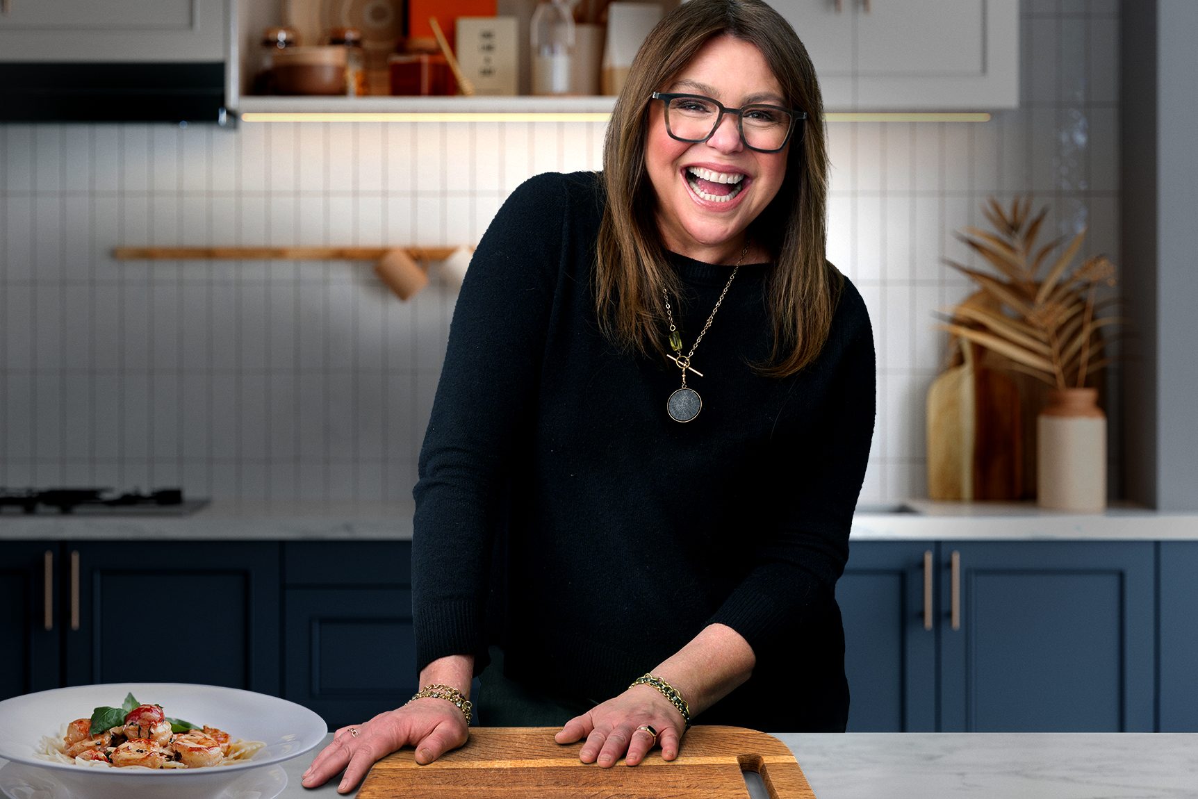 HOT! Rachael Ray has officially announced her return to Food Network ...