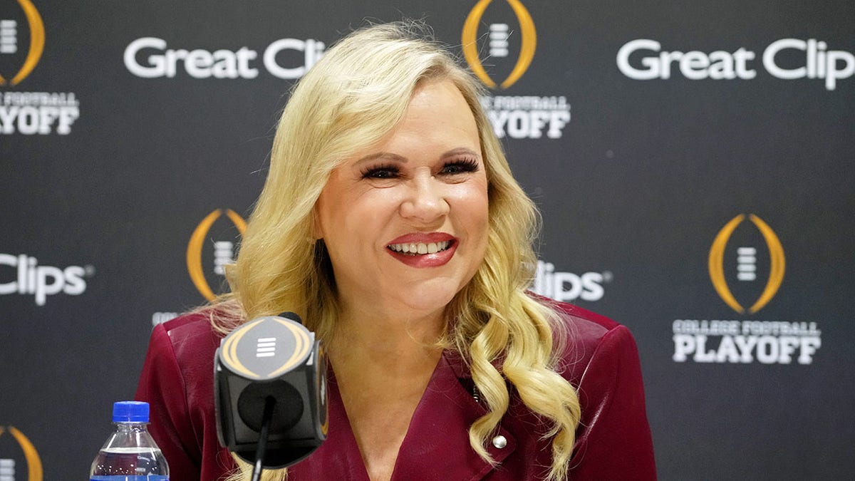 Holly Rowe’s partner couldn’t hold back the heartbreak while announcing ...