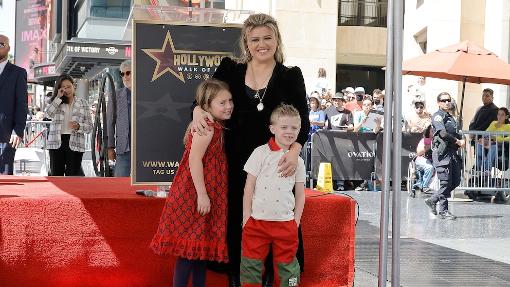 GOOD NEWS! Kelly Clarkson reveals she’s found the perfect man to step ...