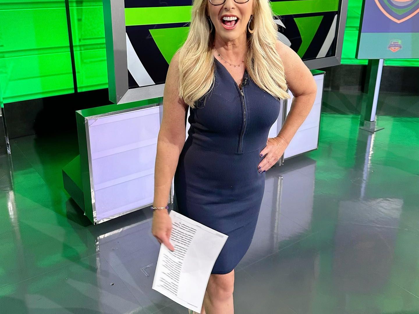 Linda Cohn has abruptly walked away from her ESPN contract and issued a pointed message to her ...