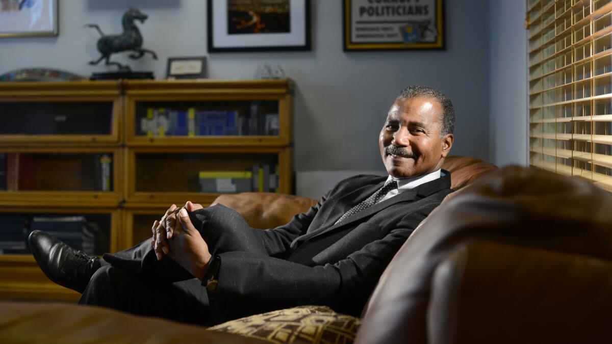 Bill Whitaker became emotional as he announced his departure from CBS ...