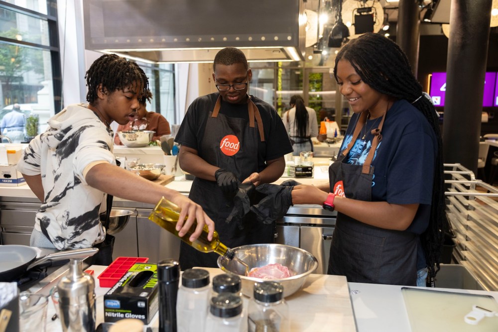 Food Network announced plans to “revive” three classic shows — full ...