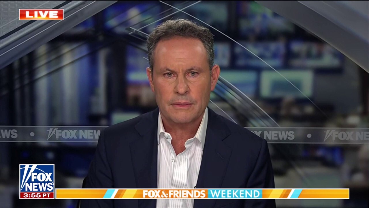 A Fox News host has unexpectedly apologized to fans and announced they ...