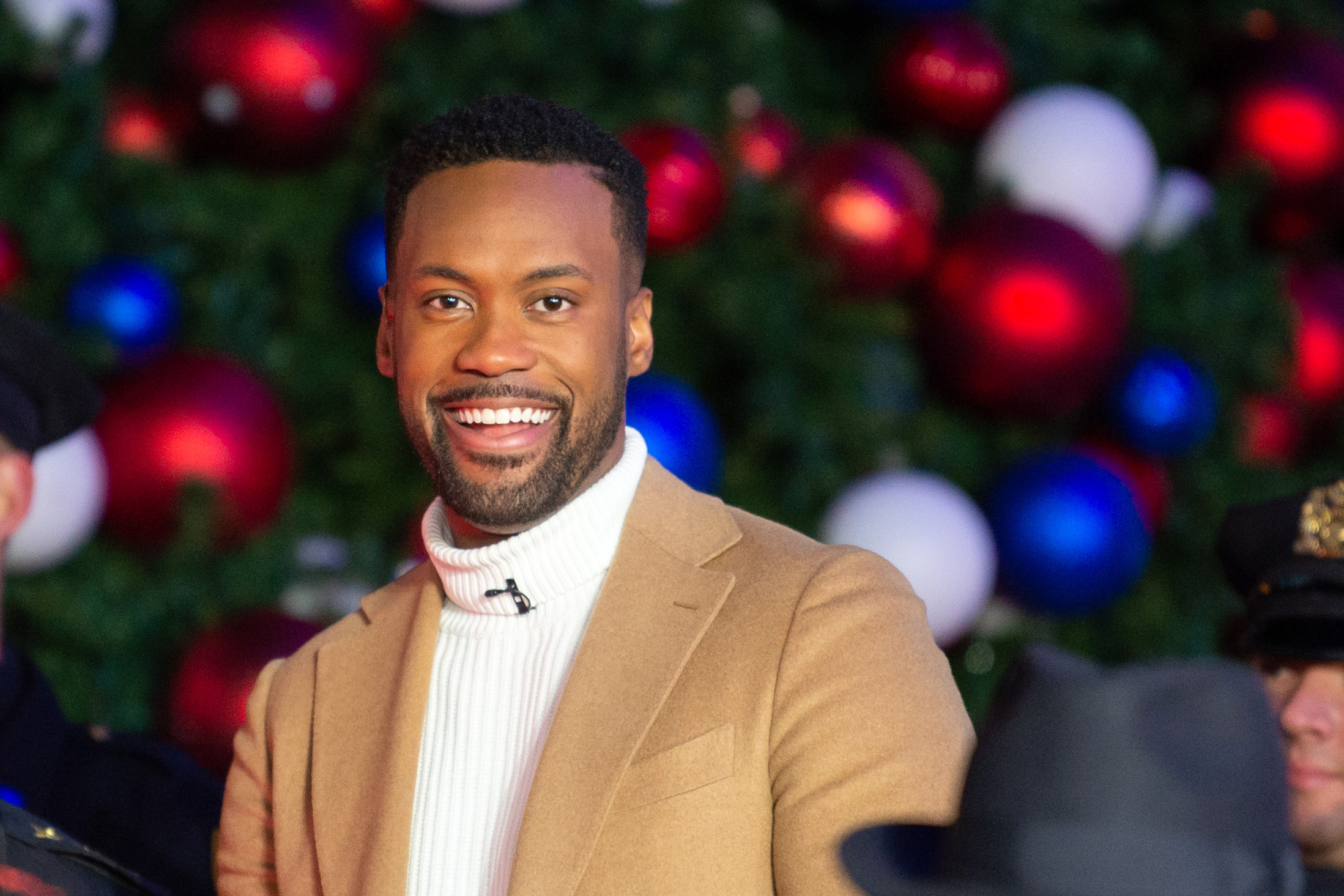 SHOCKING! Lawrence Jones has suddenly announced that he will leave Fox ...